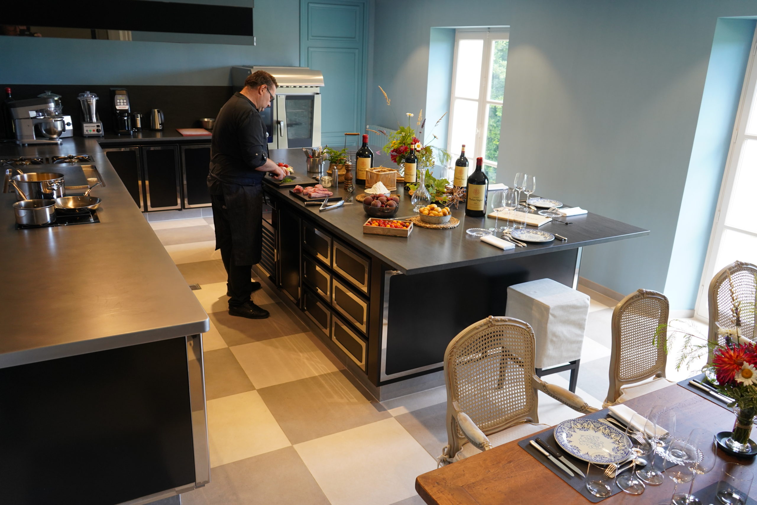 Château Phélan Ségur inaugure sa nouvelle cuisine et vous invite à la ...